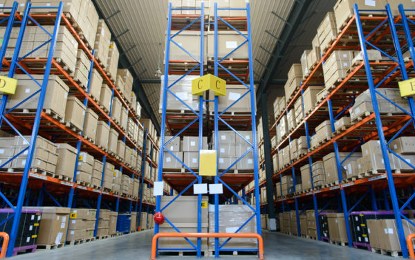 Almacenaje ordenado, SKU y diseño del warehouse | EAE